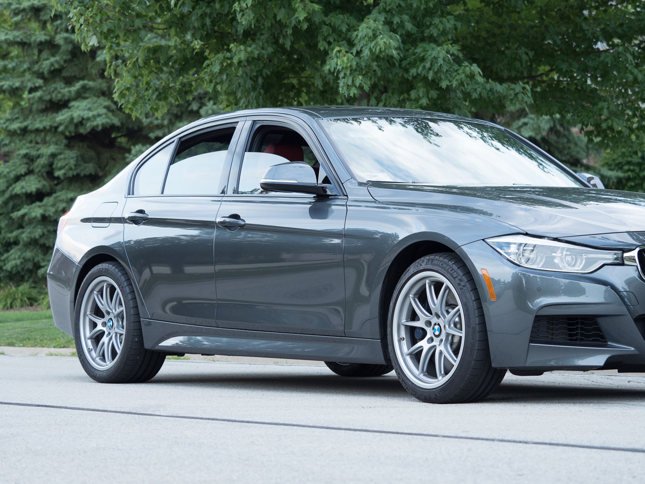 BMW F30 Sedan 3 Series with 18" FL-5 Wheels in Race Silver
