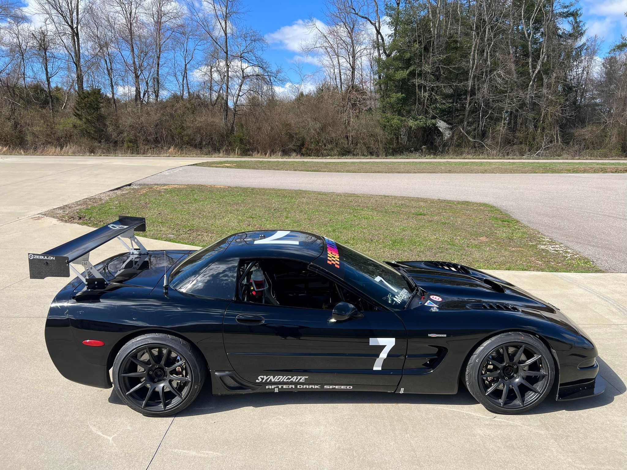 Chevrolet C5 Corvette Z06 with 19" SM-10 Wheels in Satin Black