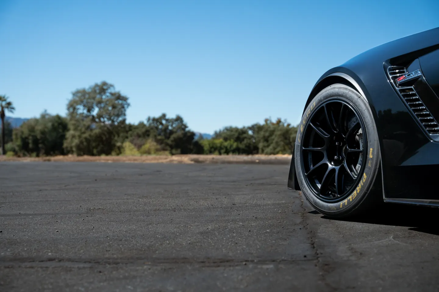 Chevrolet C7 Corvette Z06 with 18" SM-10RE Wheels in Satin Black