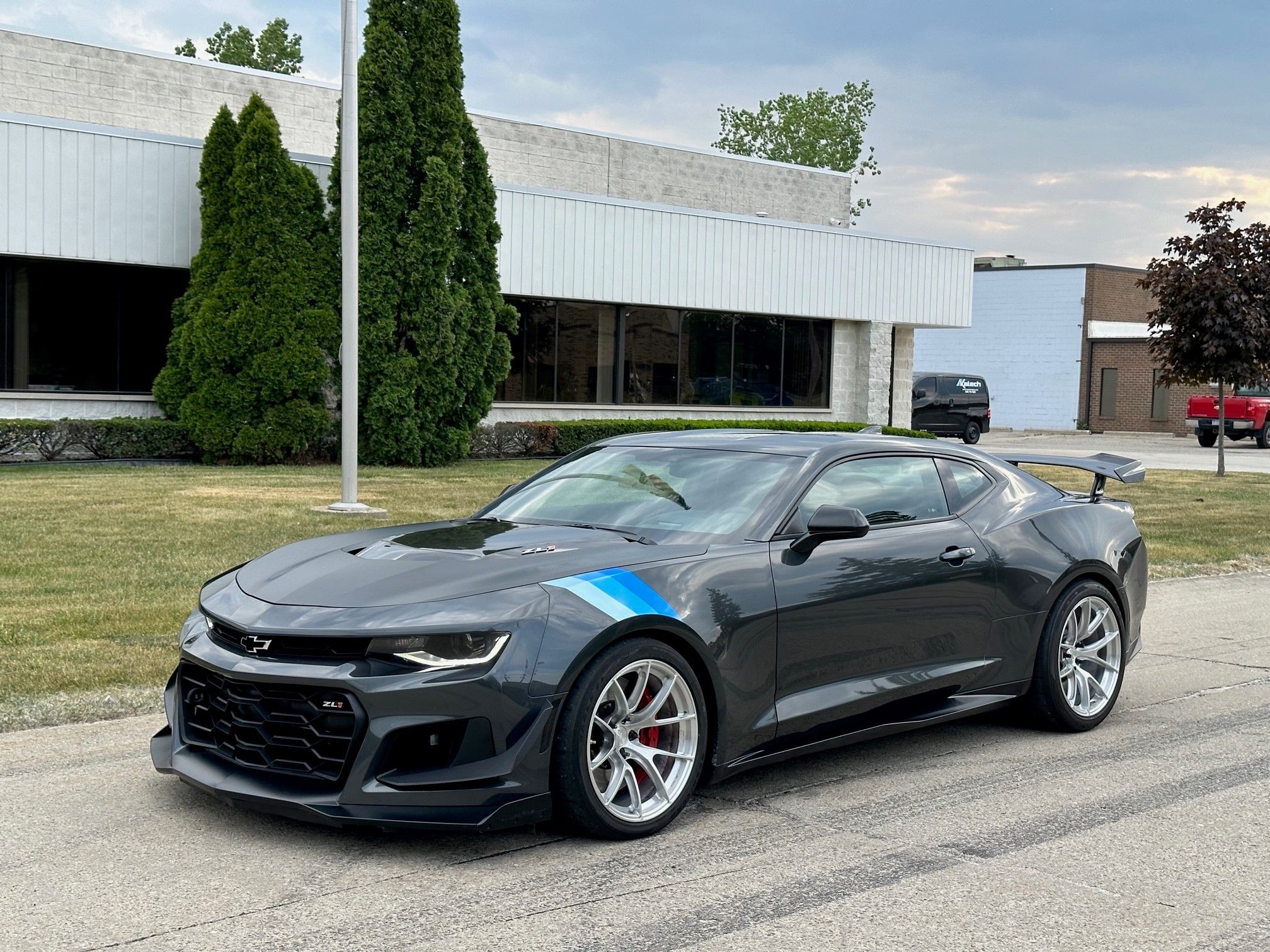 Chevrolet 6th Gen Camaro ZL1 1LE with 19" VS-5RS Wheels in Brushed Clear