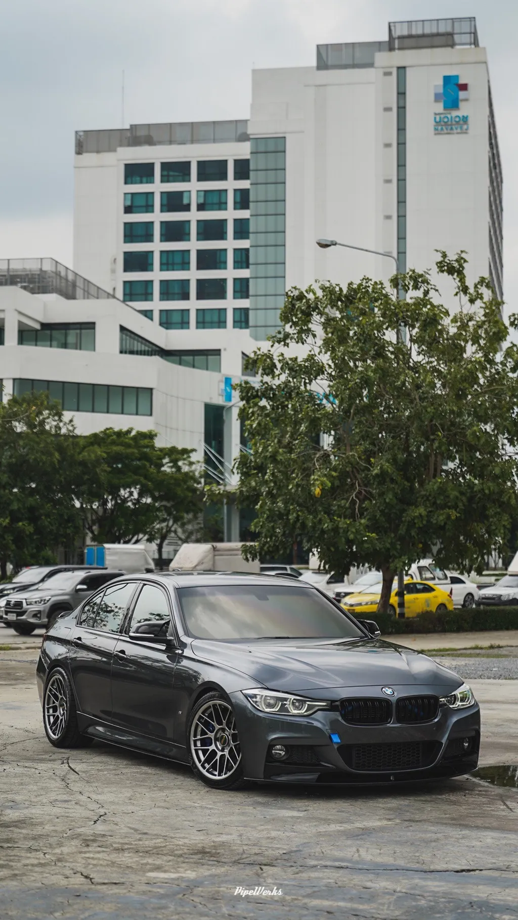 BMW F30 Sedan 3 Series with 18" ARC-8 Wheels in Hyper Black