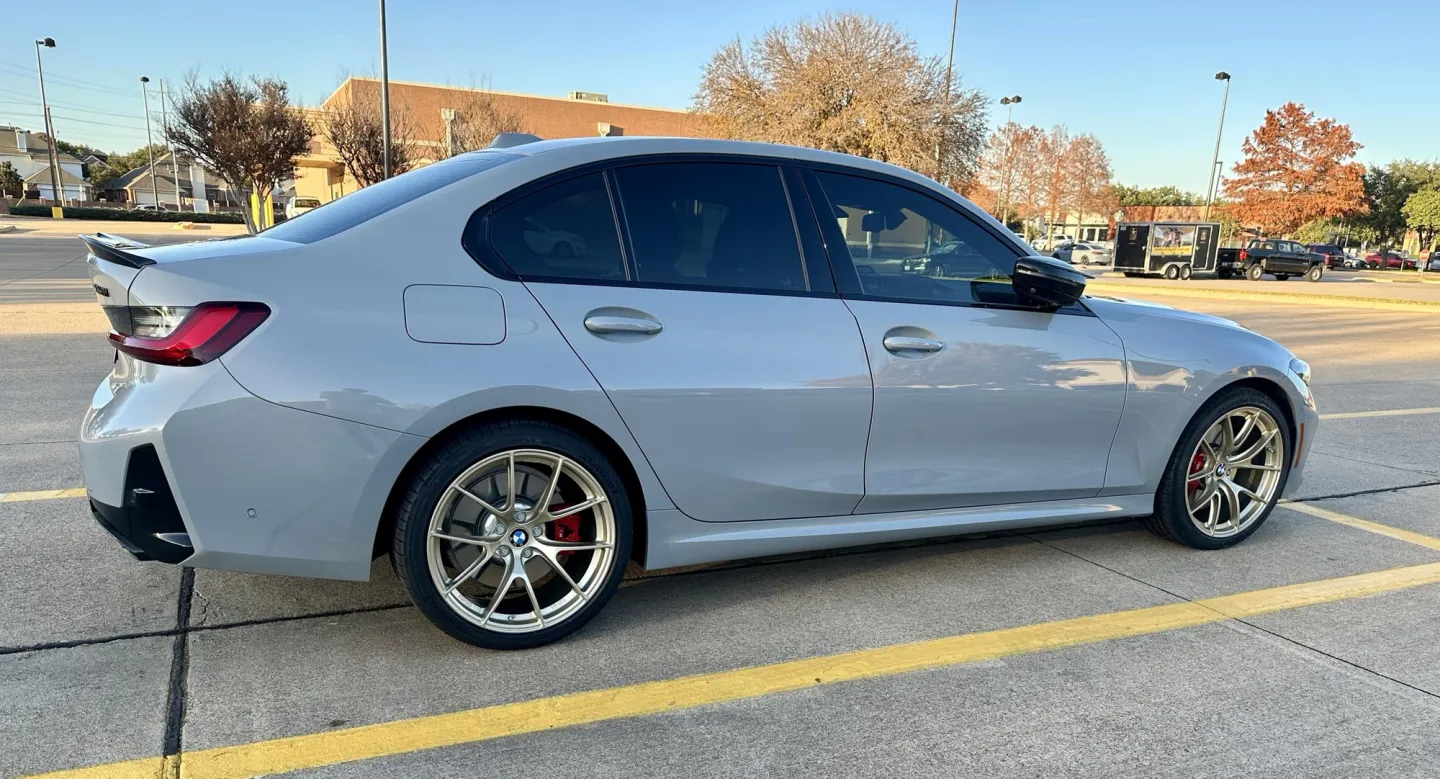 BMW G20 Sedan 3 Series with 19" VS-5RS Wheels in Motorsport Gold