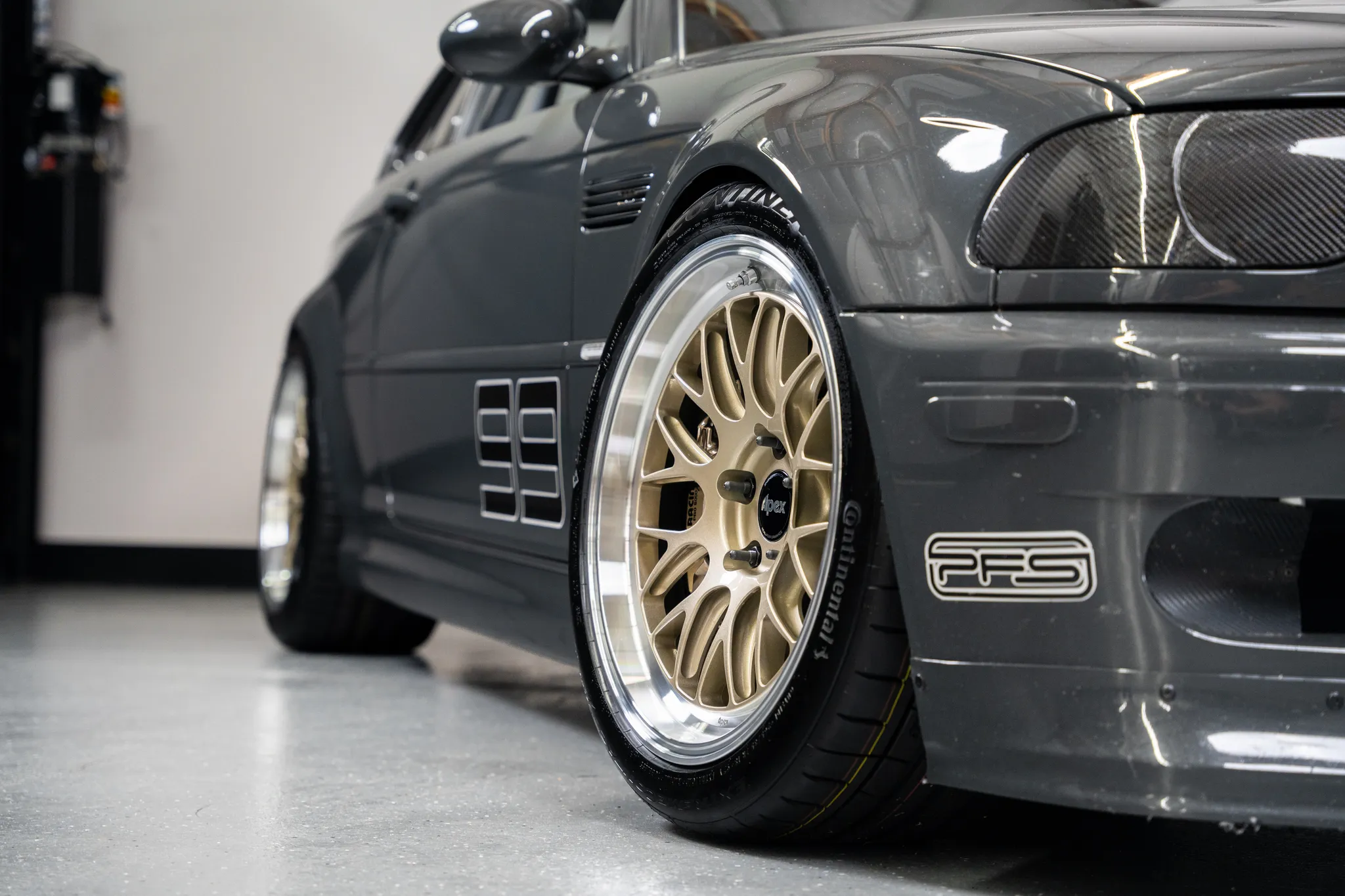 BMW E46 M3 with 18" ML-10RT Wheels in Machined Lip Gloss Motorsport Gold