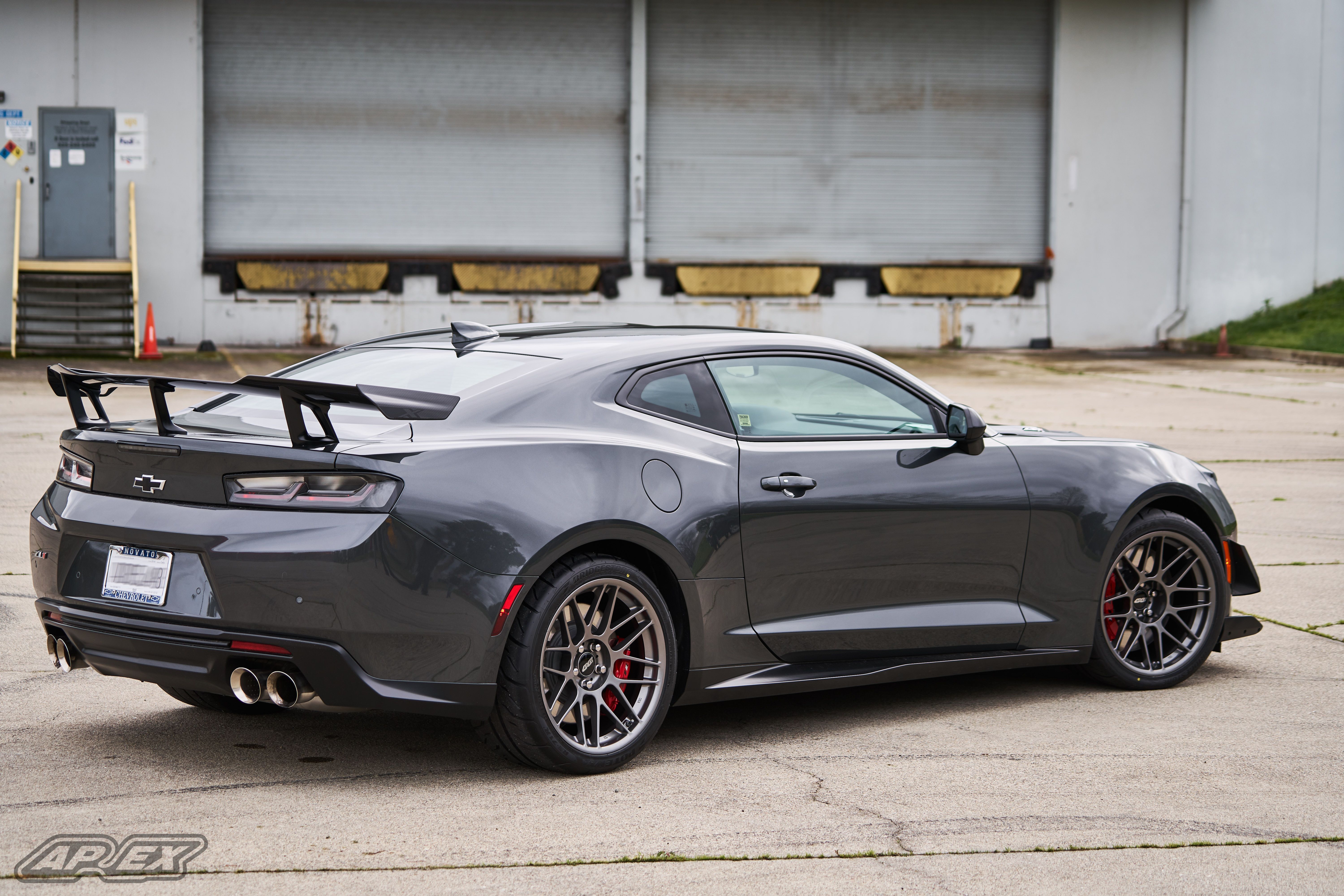 Chevrolet Camaro ZL1 1LE with 19″ APEX ARC-8 Wheels