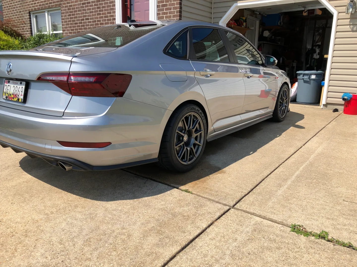 VW MK7 GLI with 17" SM-10 Wheels in Anthracite