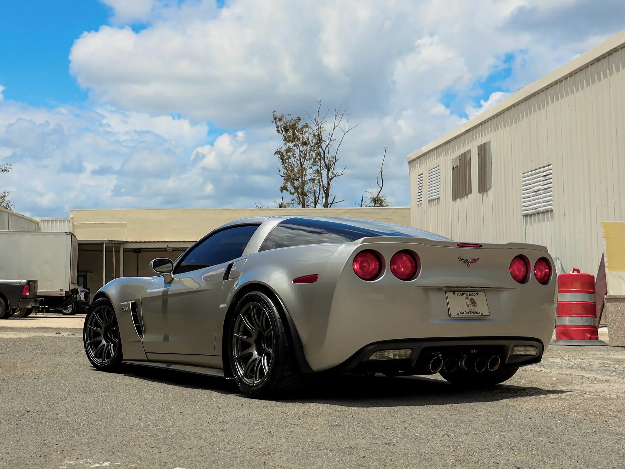 Chevrolet C6 Corvette Z06 with 18" SM-10 Wheels in Anthracite