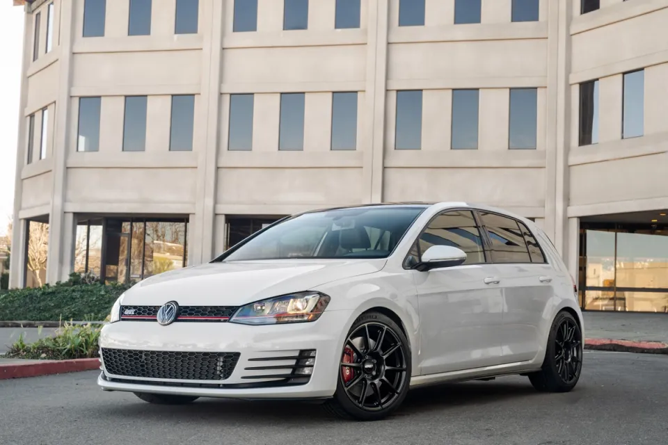 VW MK7 GTI with 18" SM-10 Wheels in Satin Black