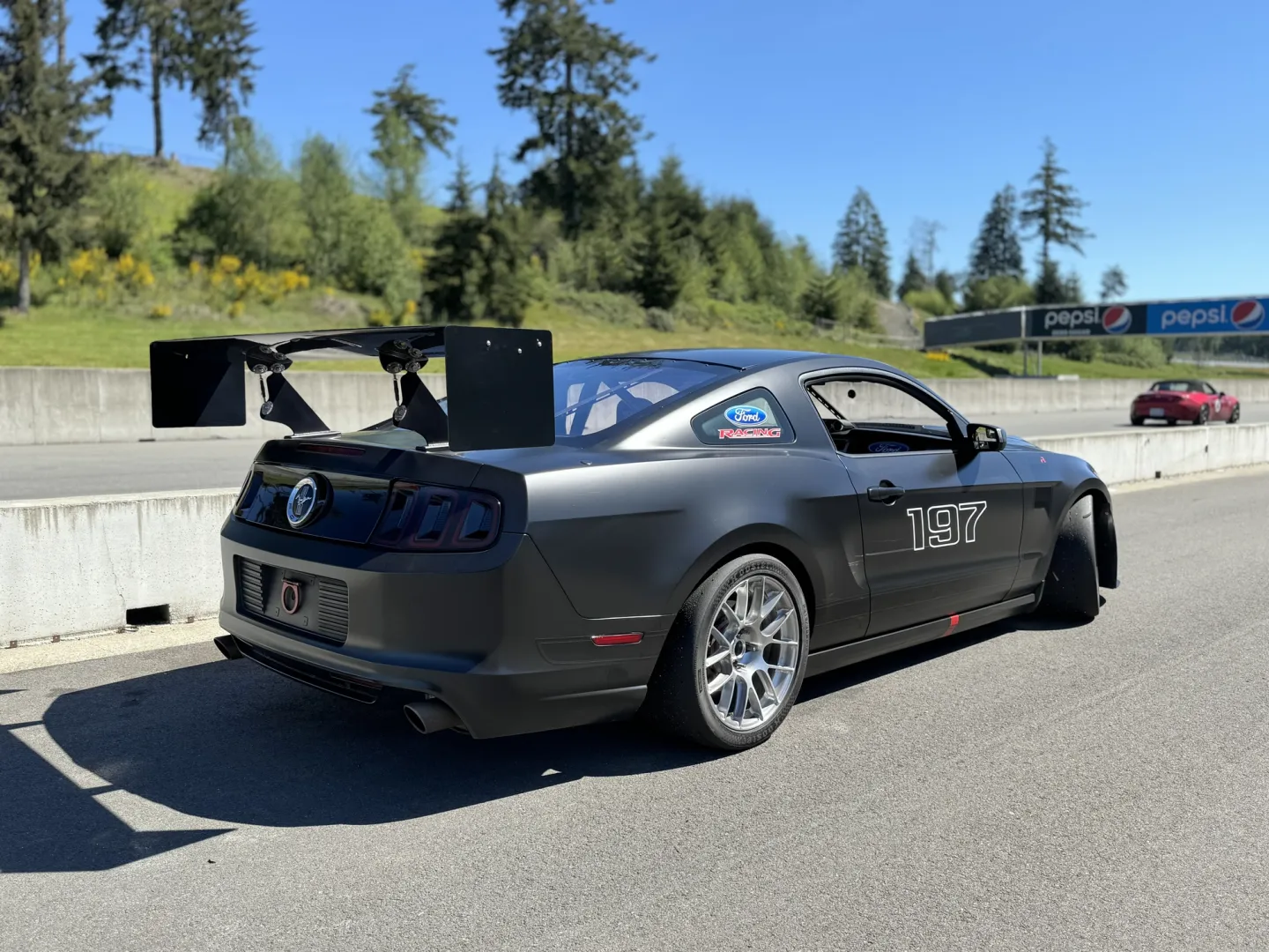 Ford S197 Mustang GT with 18" EC-7RS Wheels in Brushed Clear