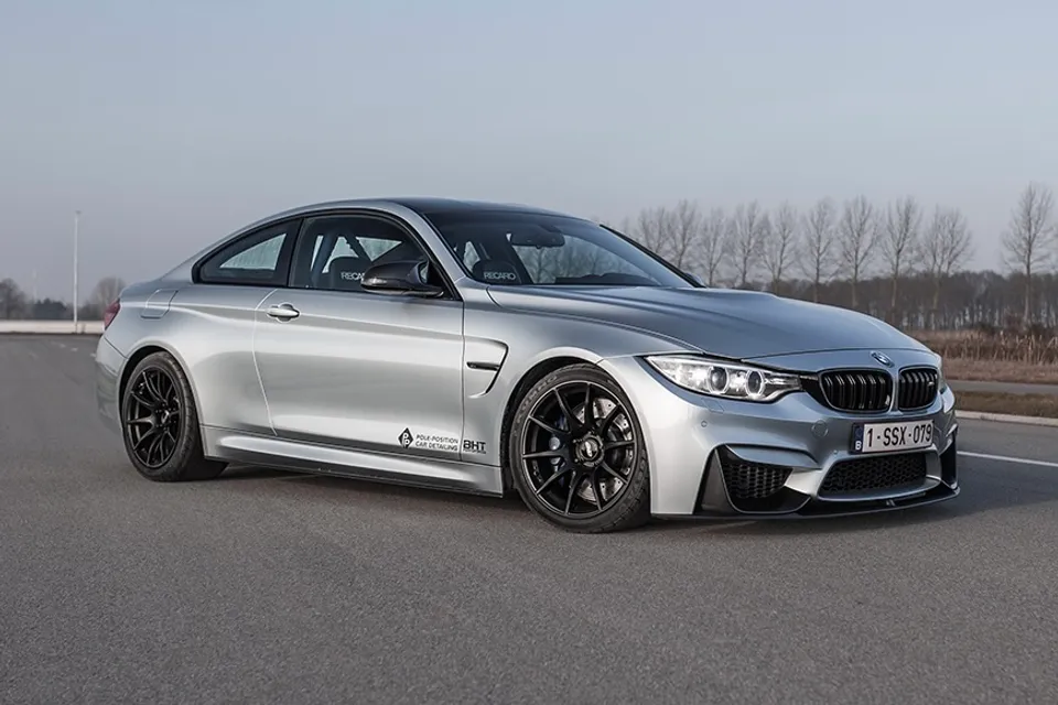 F82 M4 Track Car With 18″ SM-10 Wheels