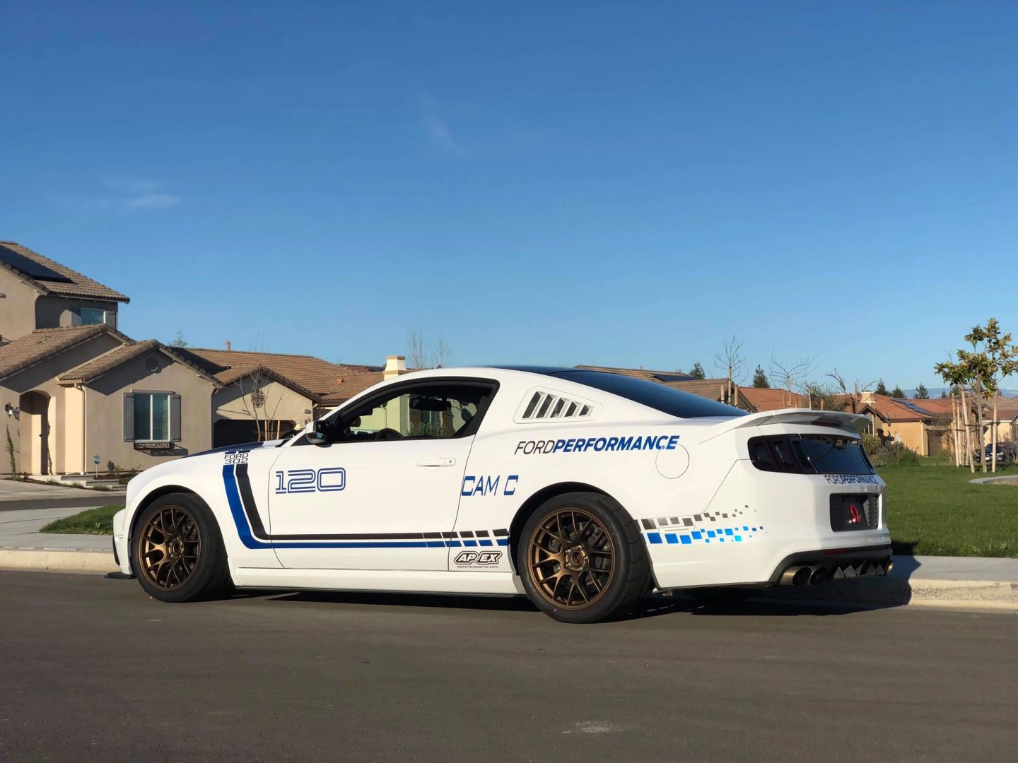 Ford S197 Mustang GT with 18" EC-7 Wheels in Satin Bronze