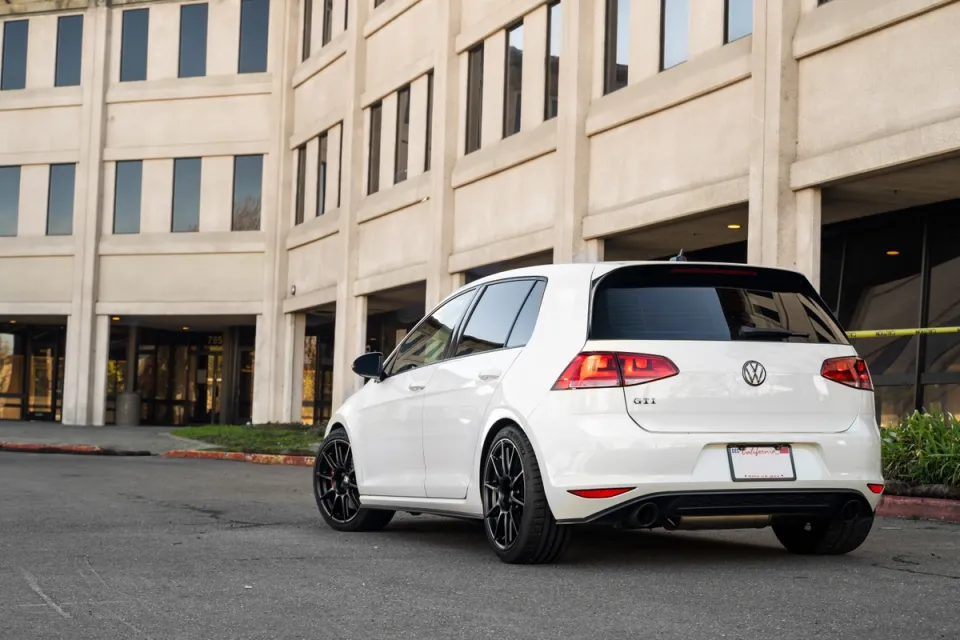 VW MK7 GTI with 18" SM-10 Wheels in Satin Black