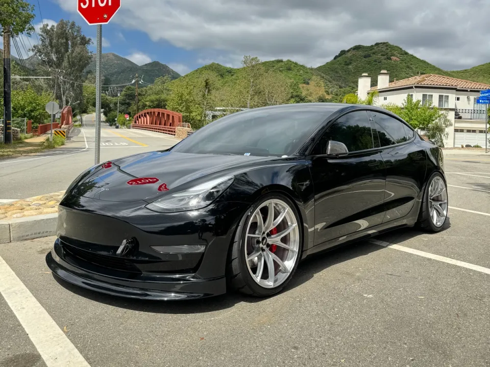 Tesla Model 3 with 20" VS-5RS Wheels in Brushed Clear