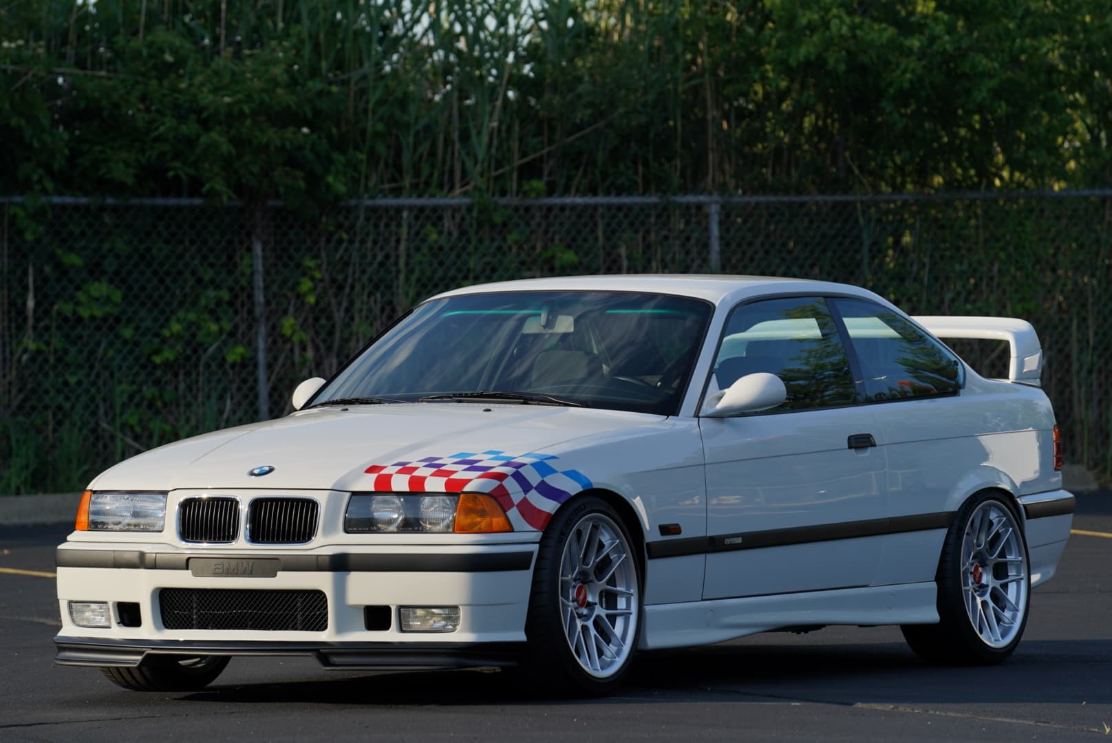 BMW E36 M3 with 18" ARC-8 Wheels in Hyper Silver