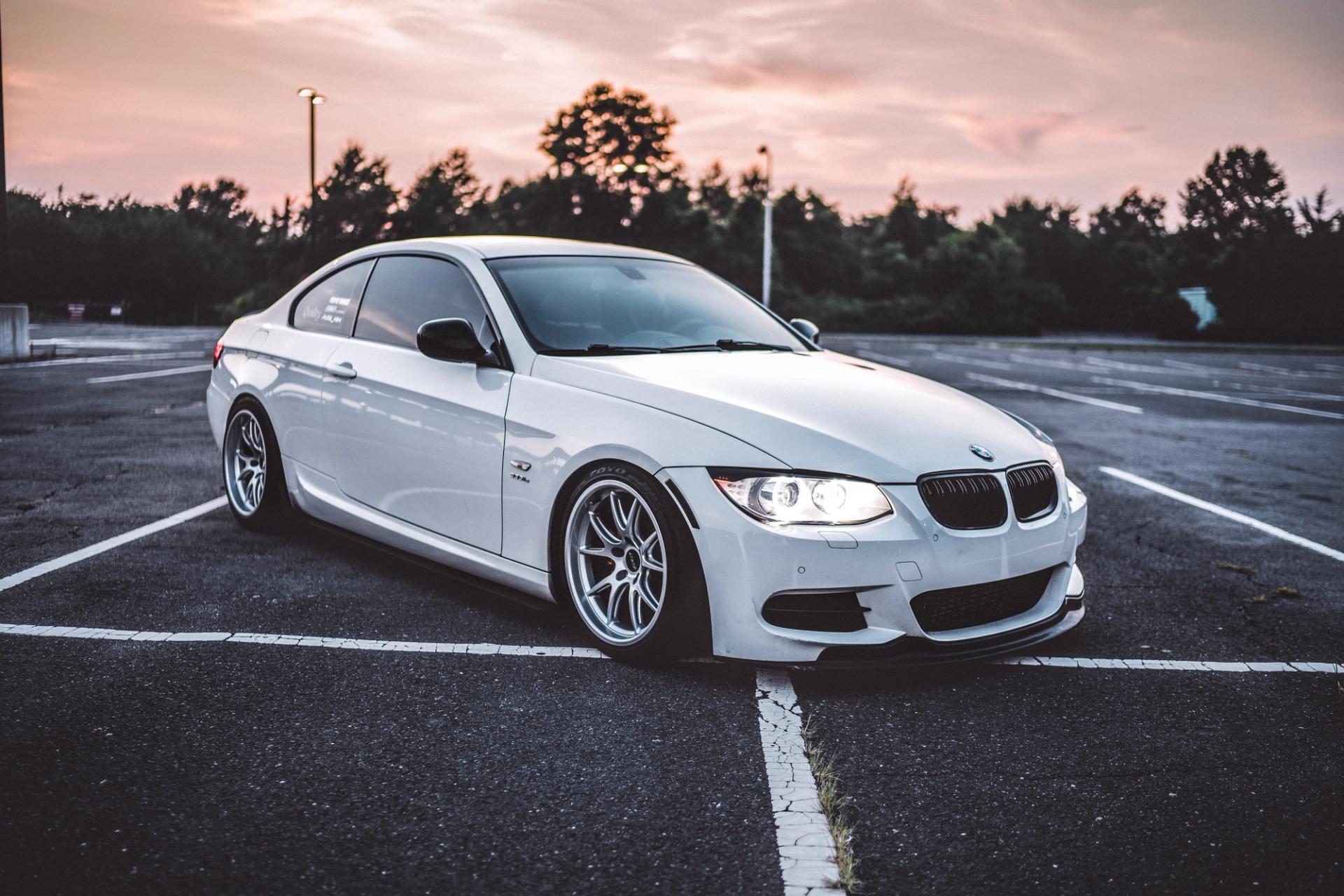 BMW E92 Coupe 3 Series with 18" FL-5 Wheels in Race Silver
