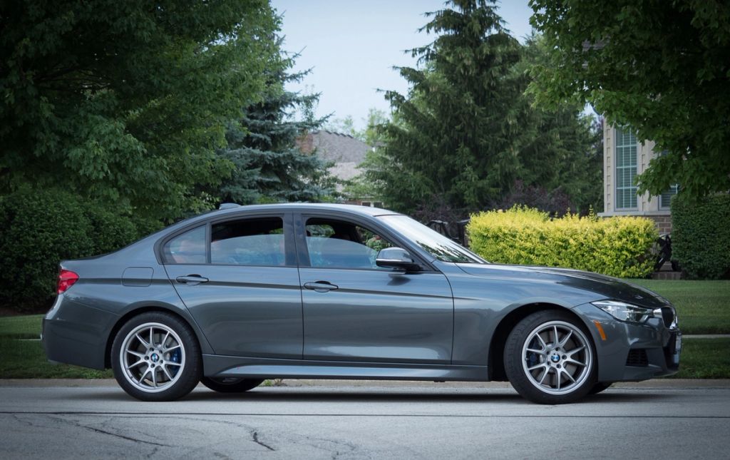 BMW F30 Sedan 3 Series with 18" FL-5 Wheels in Race Silver