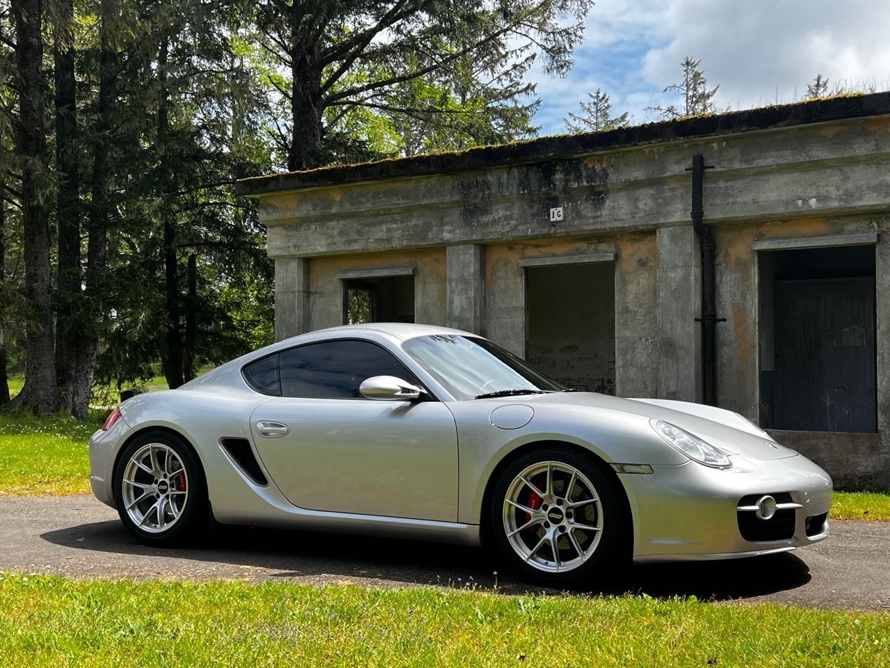 Porsche 987 Cayman S with 18" VS-5RS Wheels in Brushed Clear