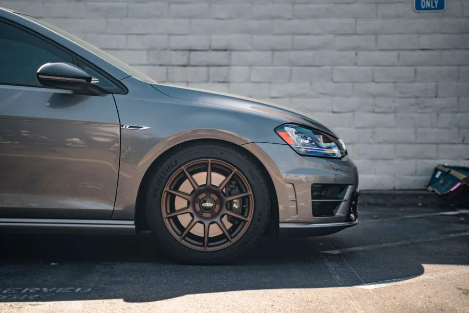 VW MK7 Golf R with 17" SM-10 Wheels in Satin Bronze