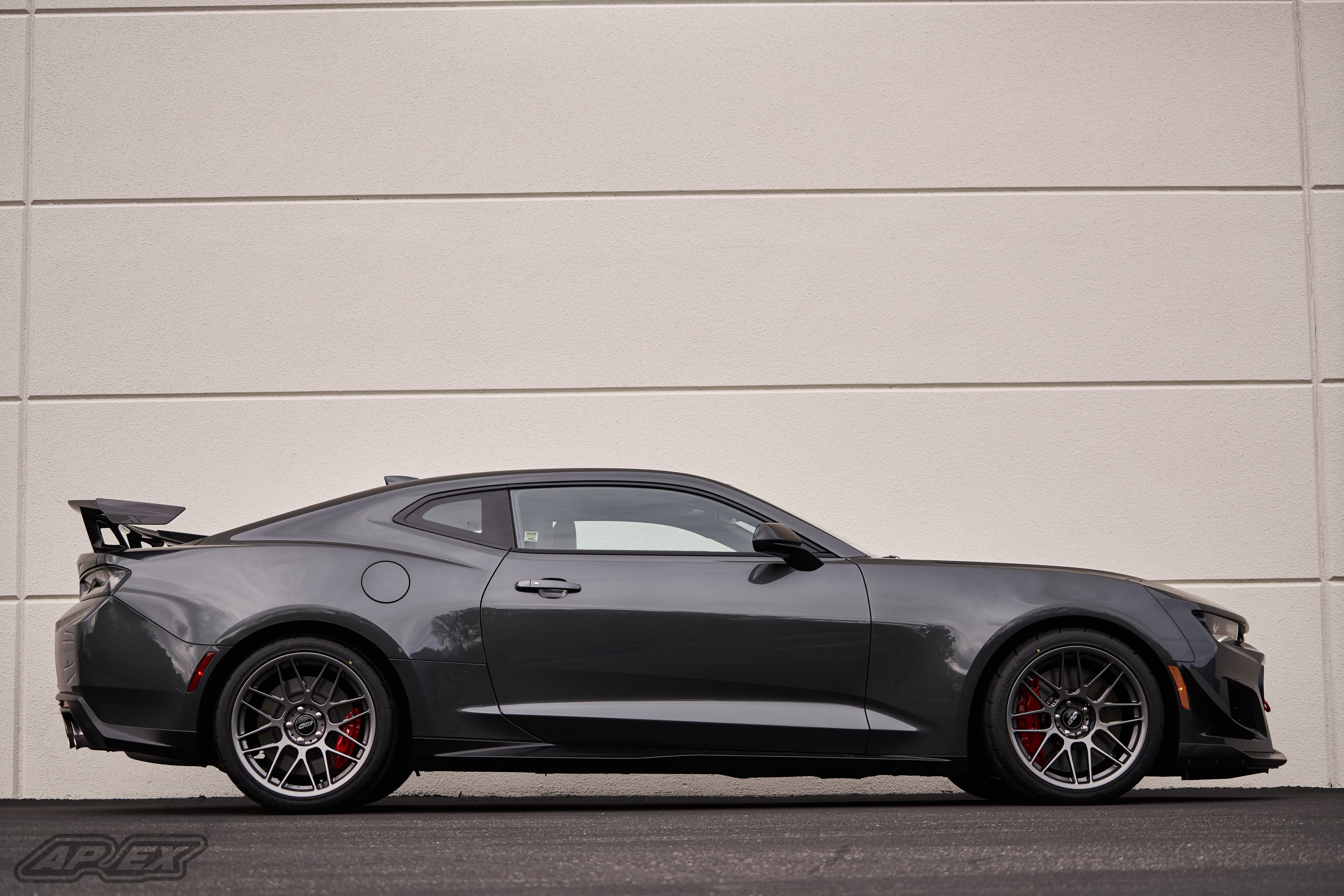 Chevrolet Camaro ZL1 1LE with 19″ APEX ARC-8 Wheels