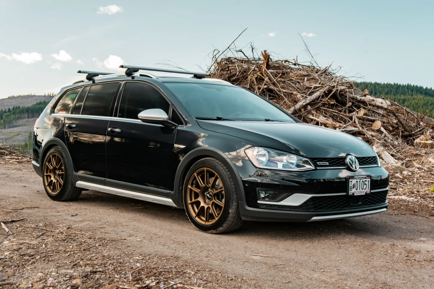 VW MK7 Alltrack/SportWagen Alltrack with 17" SM-10 Wheels in Satin Bronze