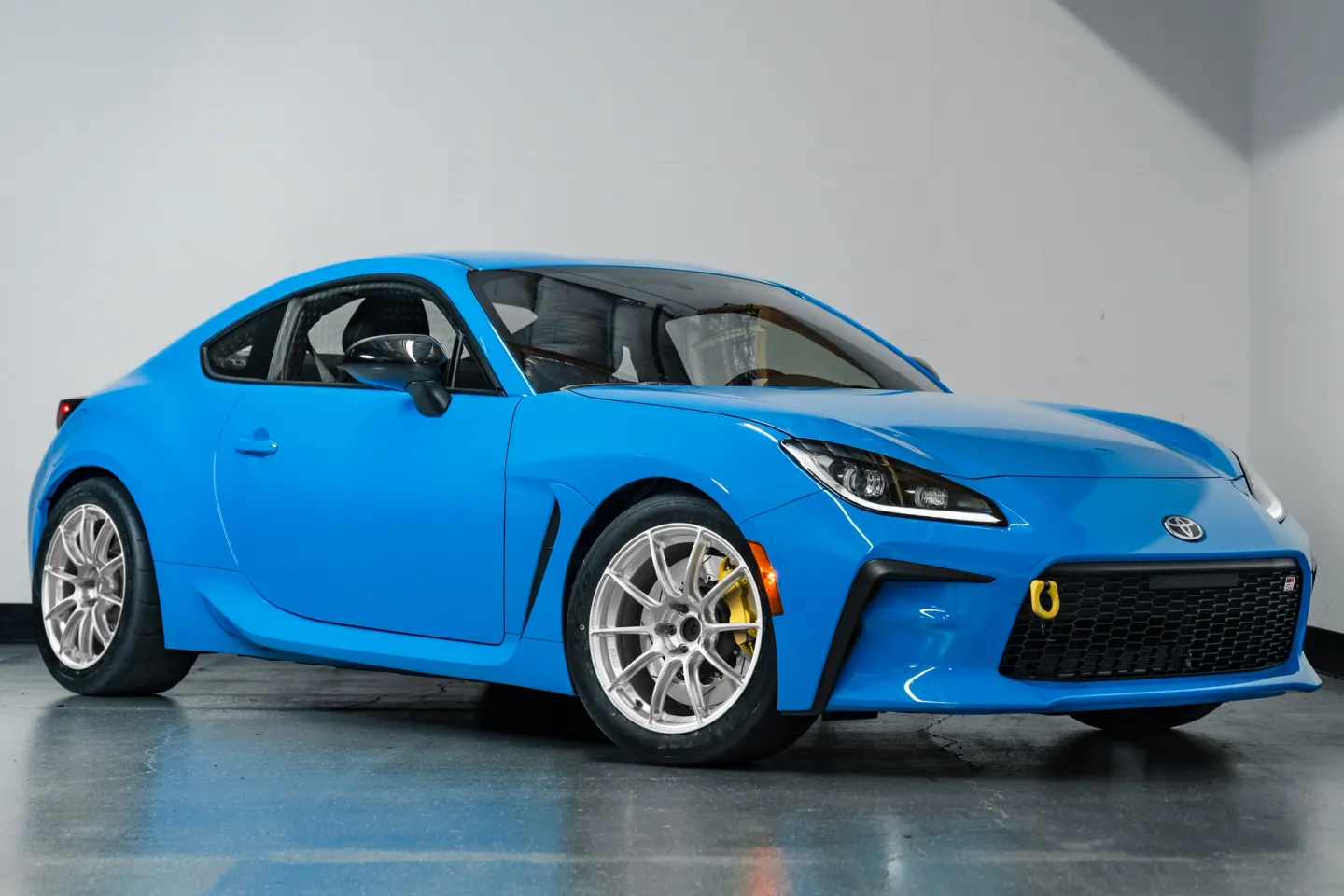 Toyota GR86 with 17" SM-10RS Wheels in Brushed Clear