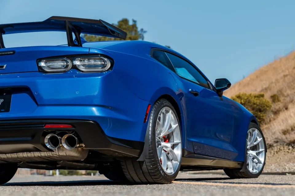 Chevrolet 6th Gen Camaro ZL1 1LE with 20" VS-5RS Wheels in Brushed Clear
