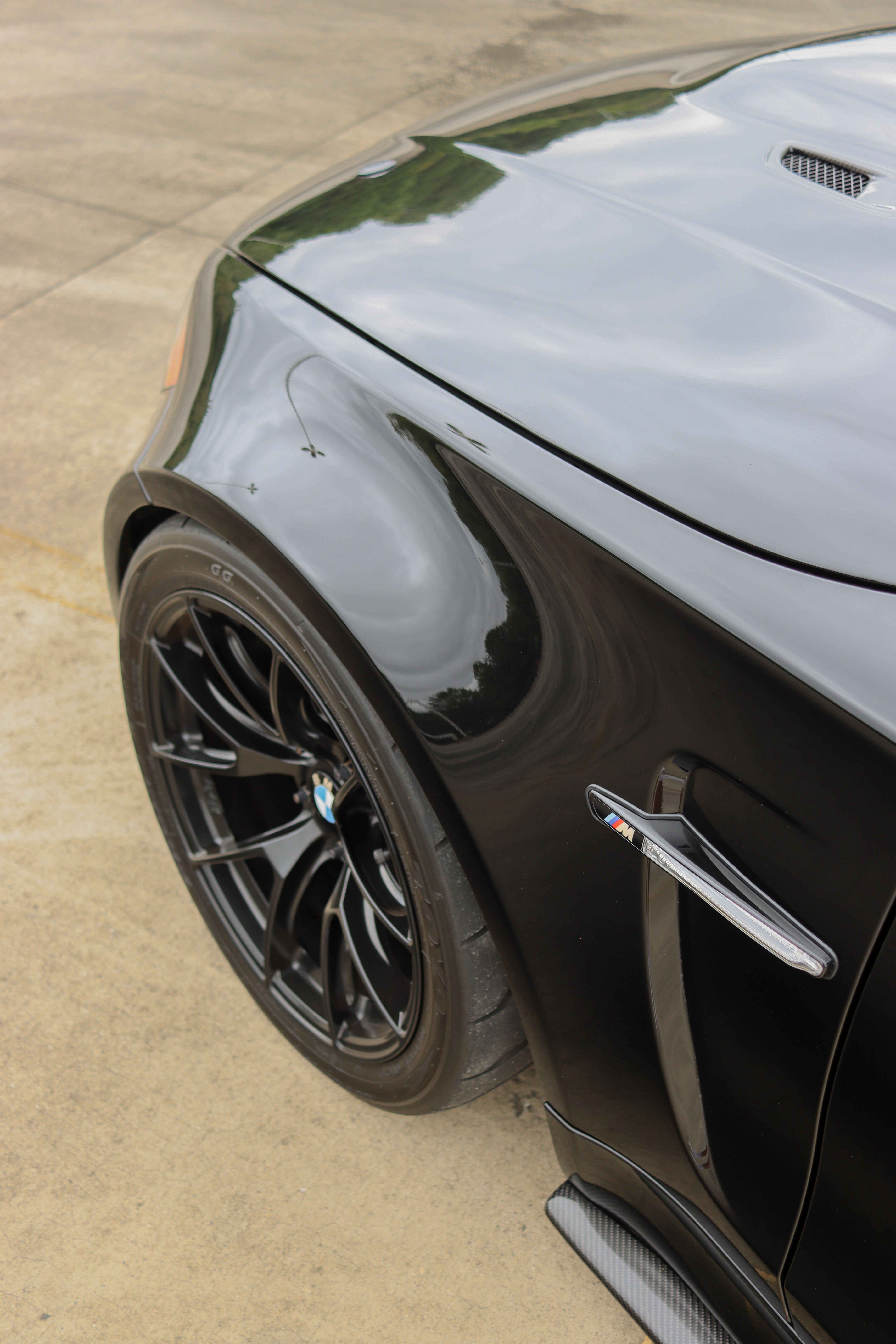 BMW E82 1M with 18" VS-5RS Wheels in Satin Black