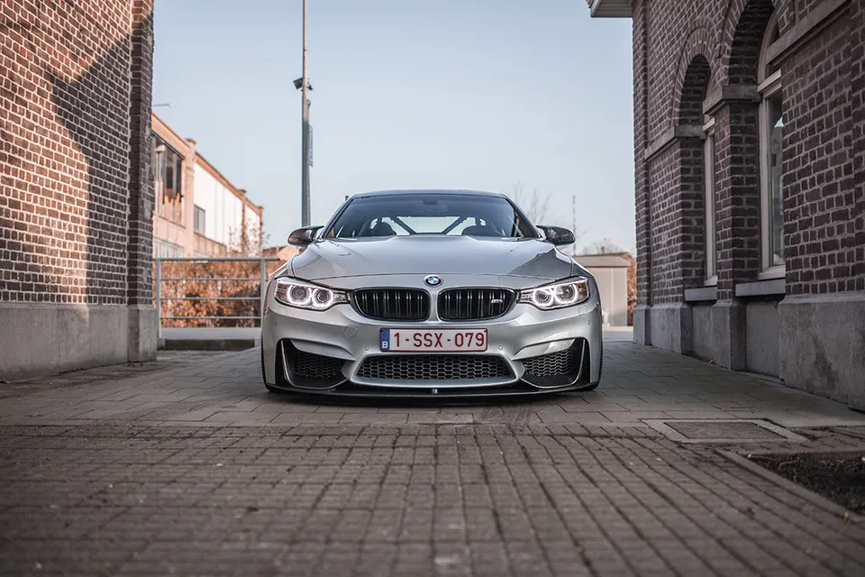 F82 M4 Track Car With 18″ SM-10 Wheels