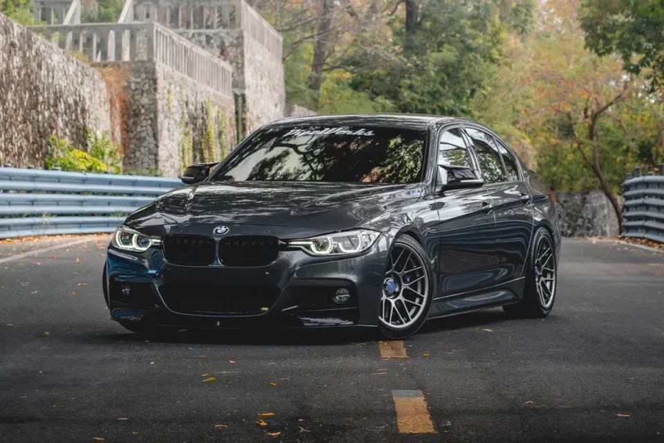 BMW F30 Sedan 3 Series with 18" ARC-8 Wheels in Hyper Black