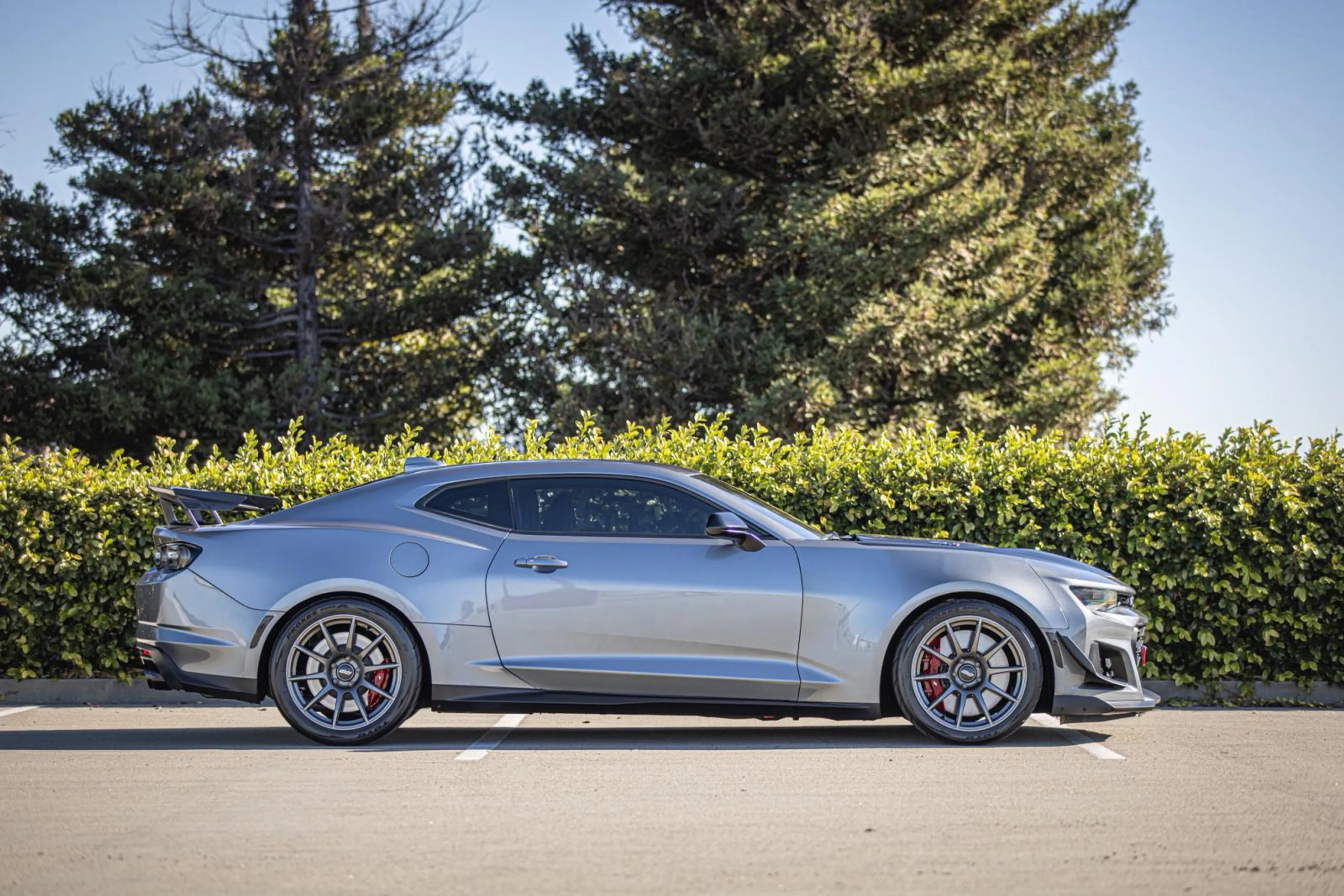 Chevrolet 6th Gen Camaro ZL1 1LE with 19" SM-10 Wheels in Anthracite