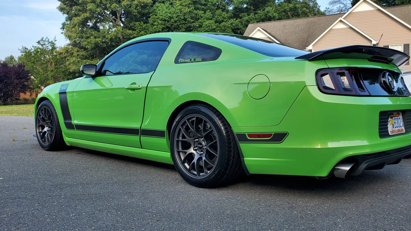 Ford S197 Mustang GT with 18" EC-7 Wheels in Anthracite