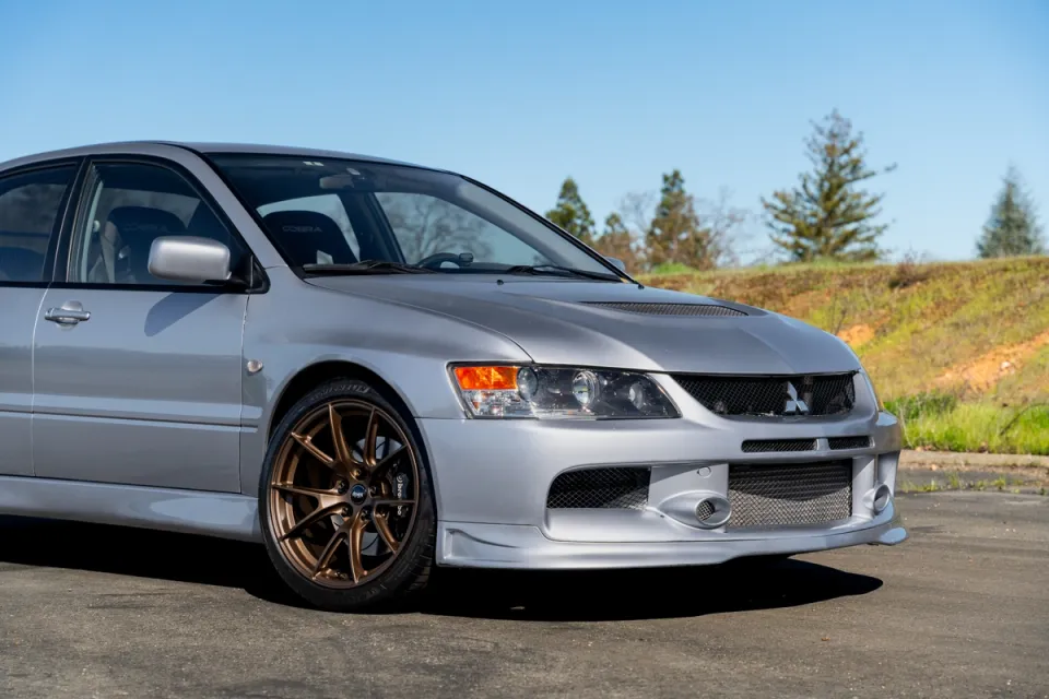 Mitsubishi Lancer Evolution IX with 18" VS-5 Wheels in Satin Bronze