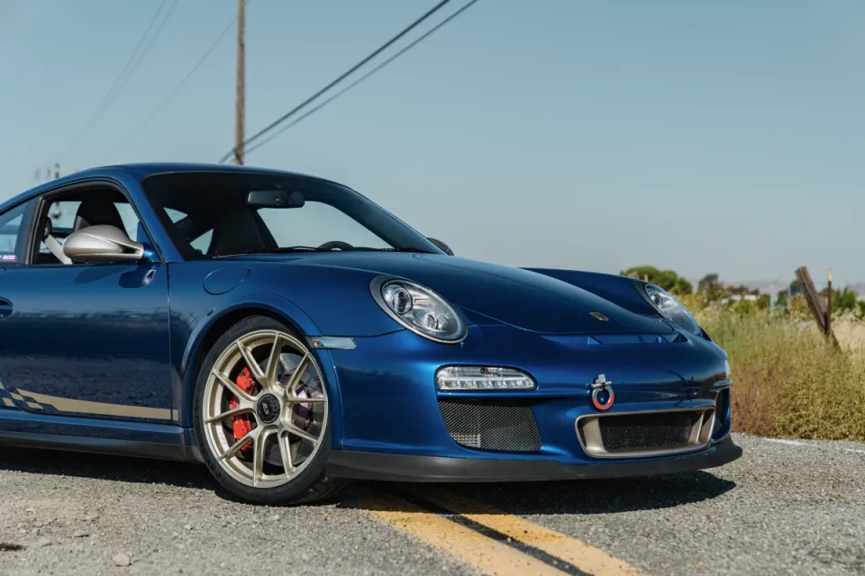 Porsche 911 997 GT3 RS with 19" VS-5RS Wheels in Motorsport Gold