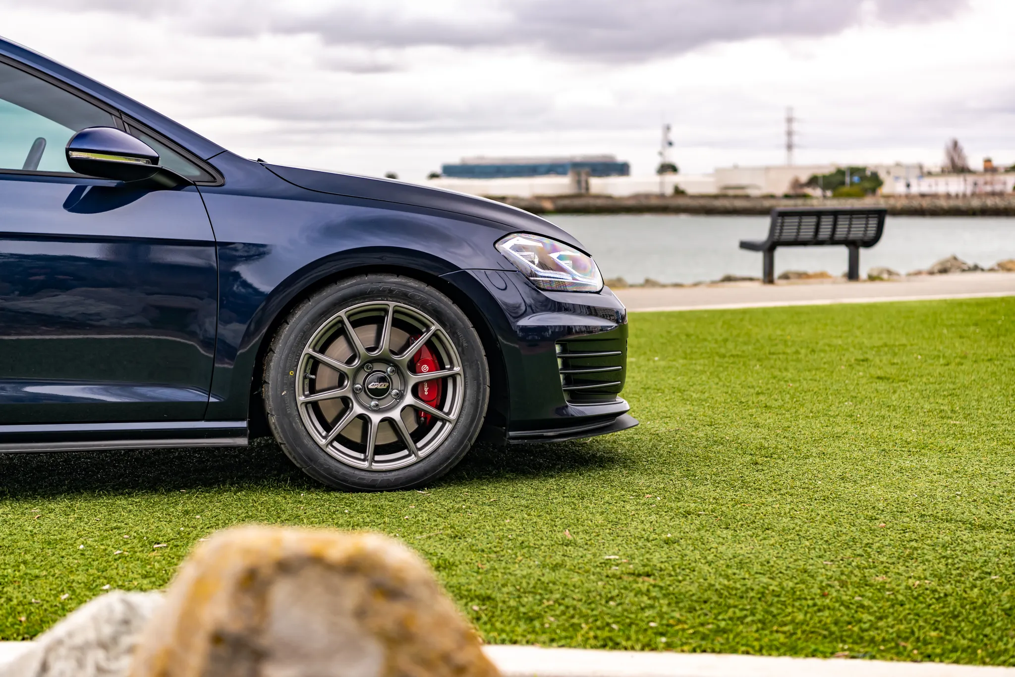 VW MK7 GTI with 17" SM-10 Wheels in Anthracite