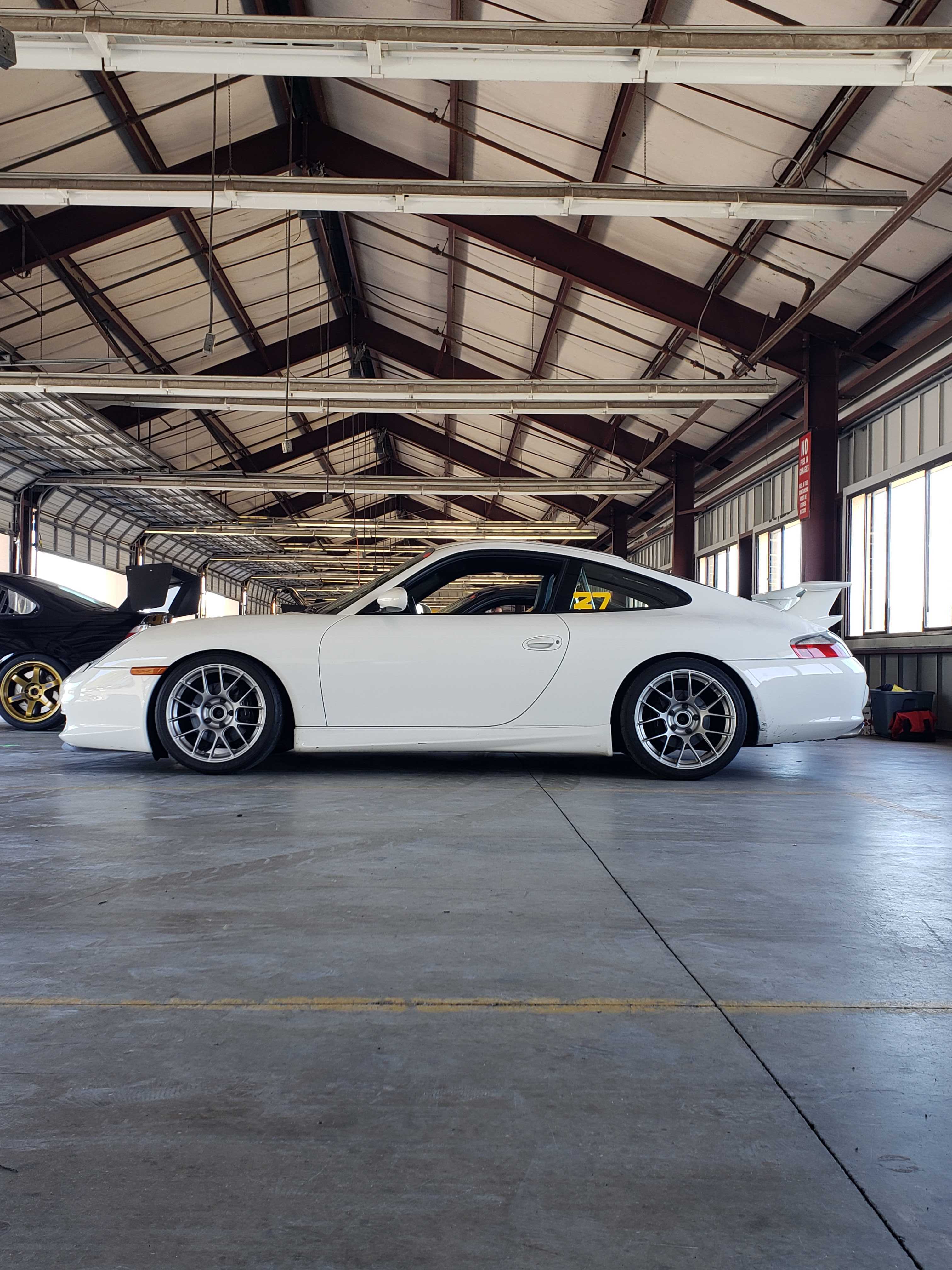 Porsche 911 996 Carrera with 18" EC-7RS Wheels in Race Silver