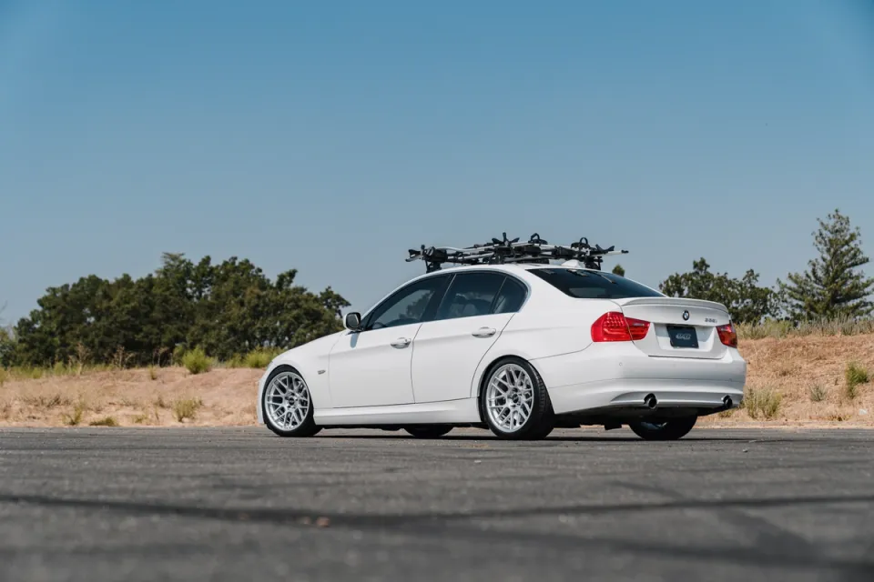 BMW E90 LCI Sedan 3 Series with 18" ARC-8 Wheels in Hyper Silver