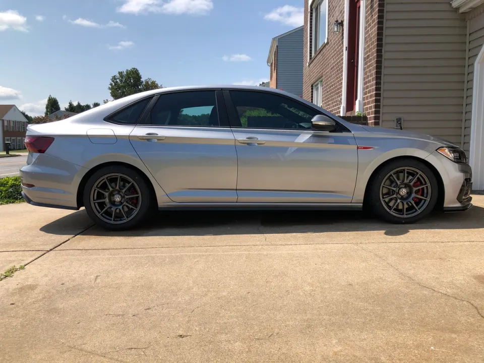 VW MK7 GLI with 17" SM-10 Wheels in Anthracite