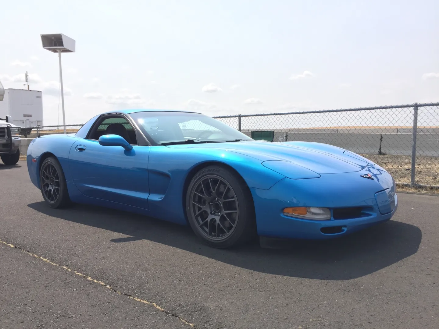 Chevrolet C5 Corvette Base/Z51 with 18" EC-7 Wheels in Anthracite