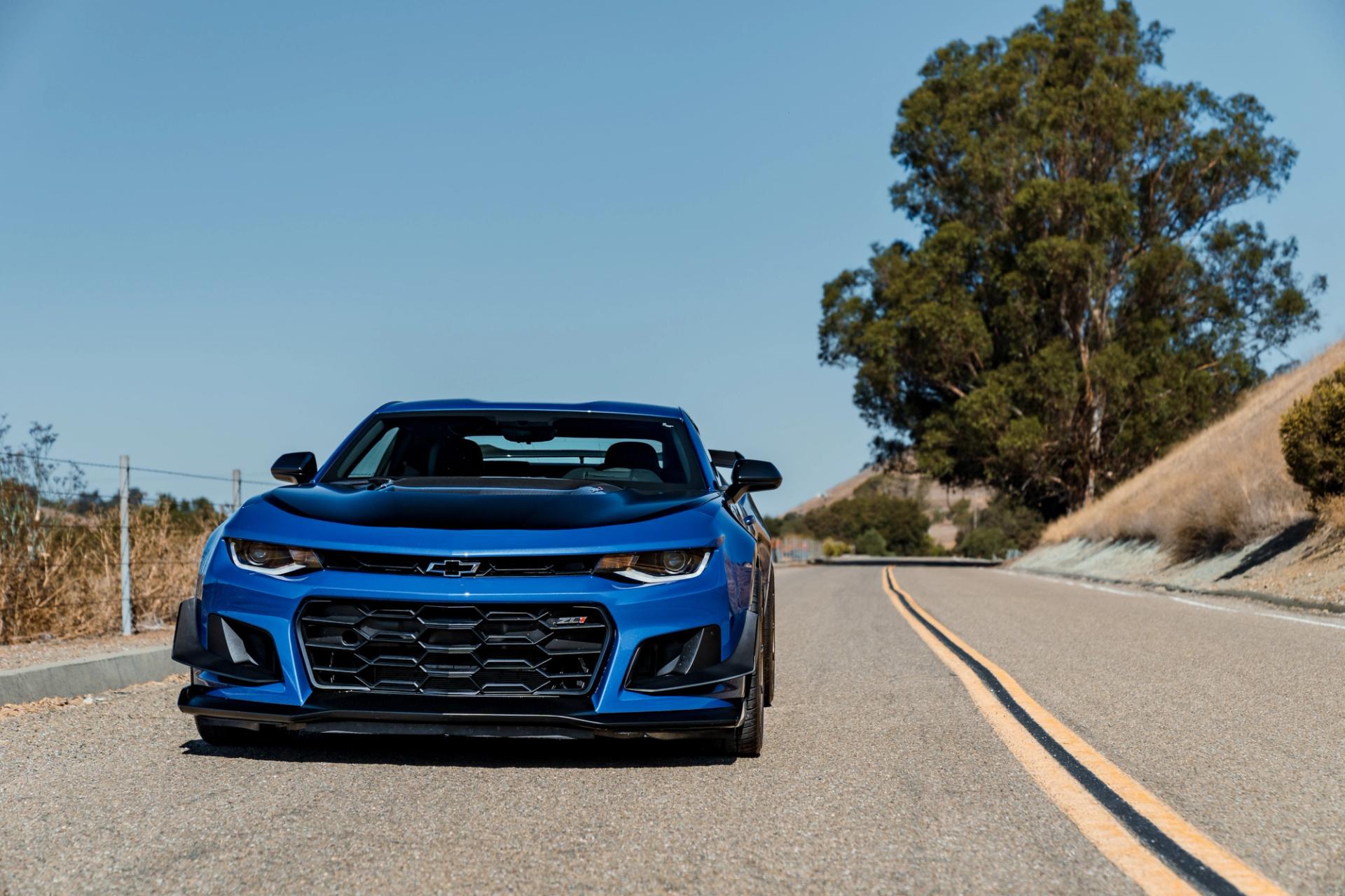Chevrolet 6th Gen Camaro ZL1 1LE with 19" SM-10RS Wheels in Satin Bronze