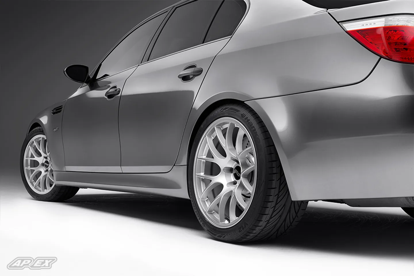 BMW E60 M5 with 19" EC-7 Wheels in Race Silver