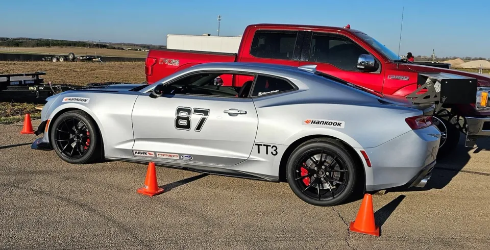 Chevrolet 6th Gen Camaro SS 1LE with 18" VS-5RS Wheels in Satin Black