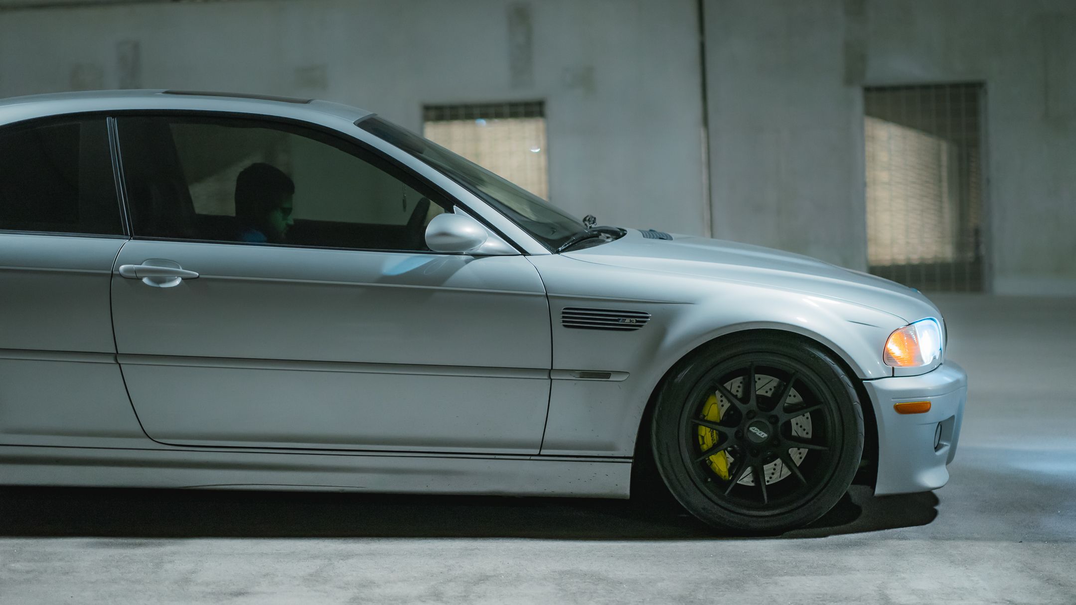 BMW E46 M3 with 18" FL-5 Wheels in Satin Black