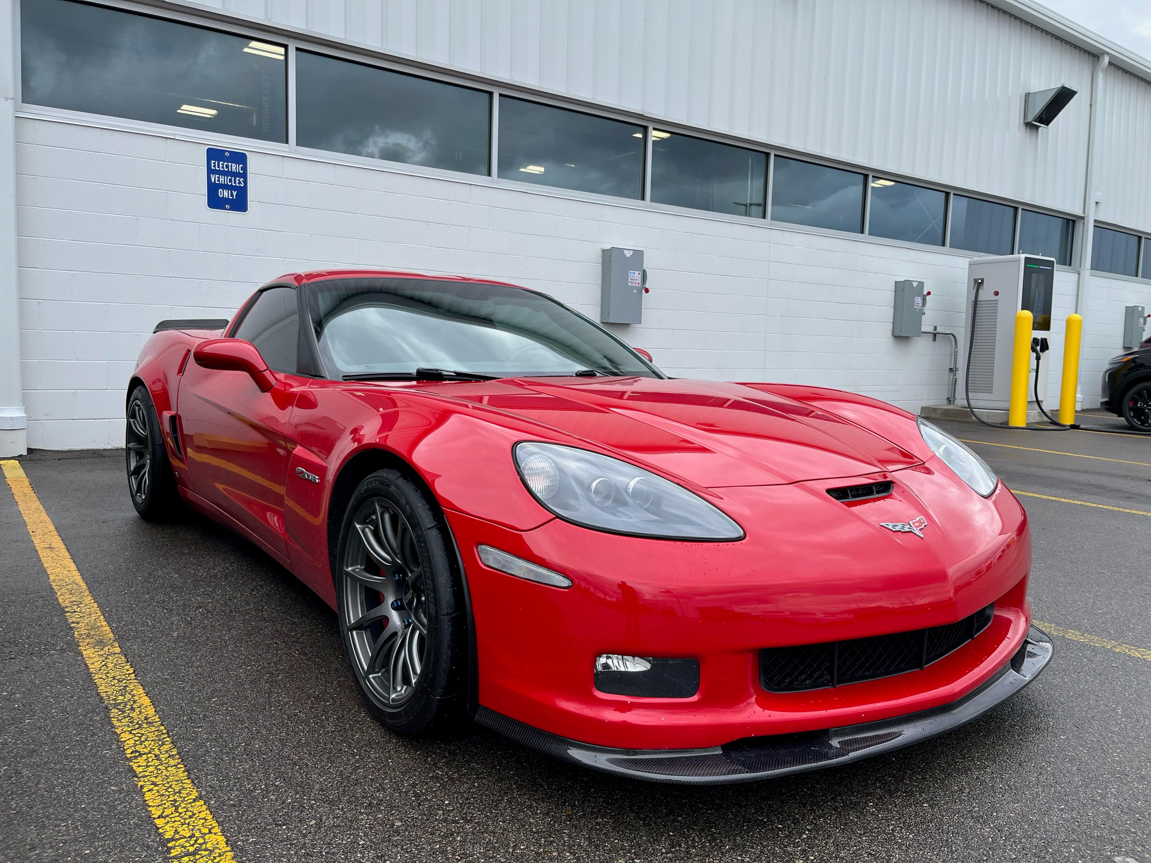 Chevrolet C6 Corvette Z06 with 18" SM-10 Wheels in Anthracite
