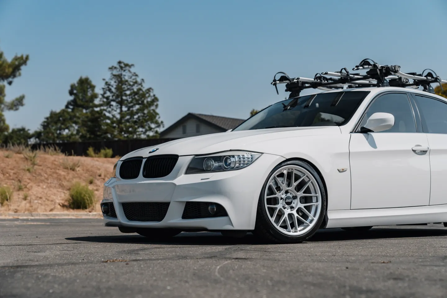BMW E90 LCI Sedan 3 Series with 18" ARC-8 Wheels in Hyper Silver
