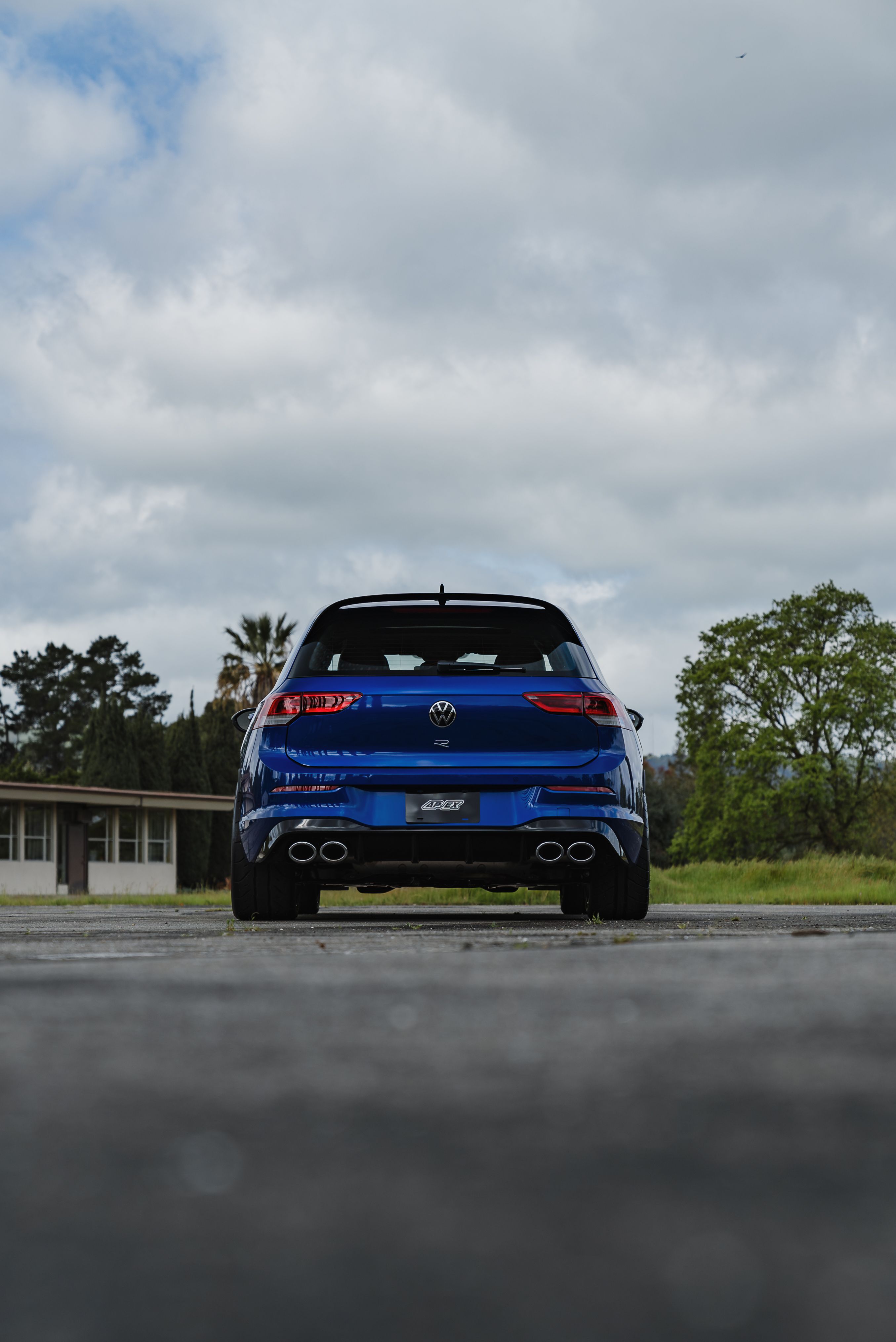 VW MK8 Golf R with 18" SM-10RS Wheels in Motorsport Gold