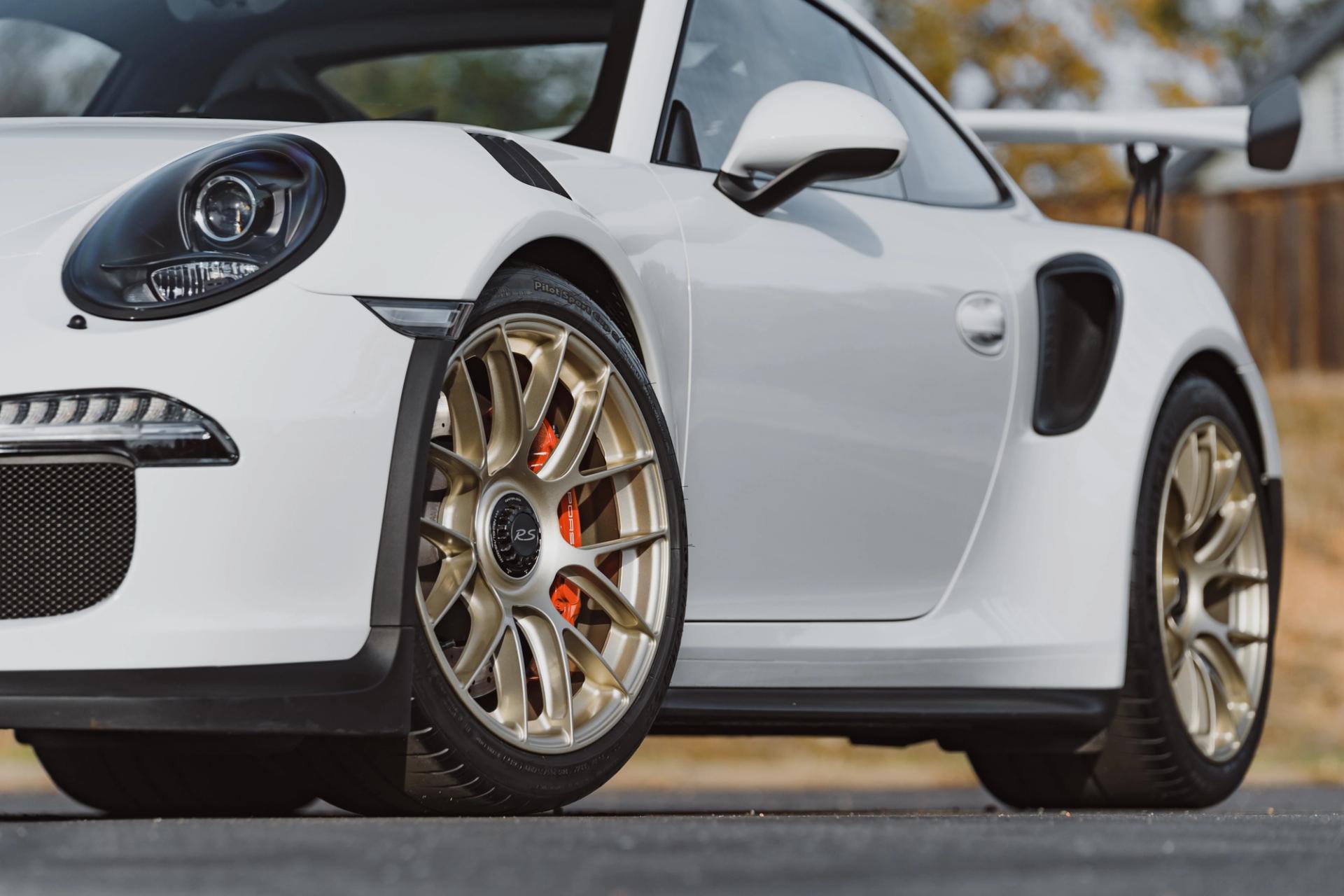 Porsche 911 991.1 GT3 RS with 19" EC-7RS Wheels in Motorsport Gold