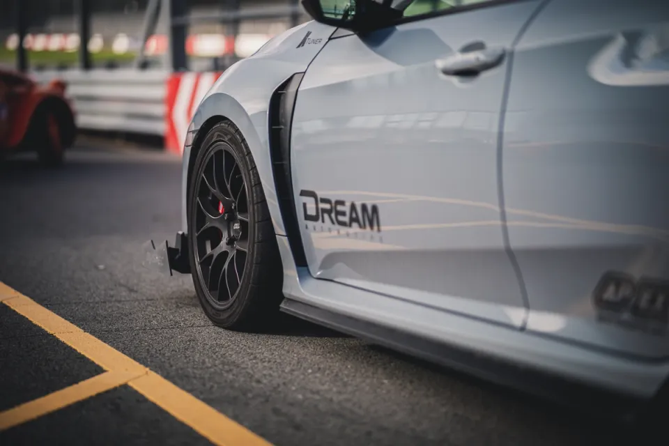 Honda FK8 Civic Type-R with 18" EC-7 Wheels in Anthracite