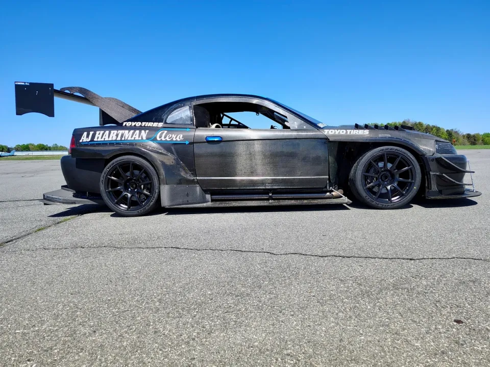 Ford SN95 Mustang V6 with 19" SM-10 Wheels in Satin Black