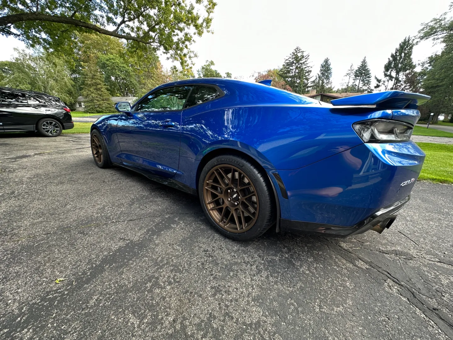 Chevrolet 6th Gen Camaro ZL1 with 19" ARC-8 Wheels in Satin Bronze