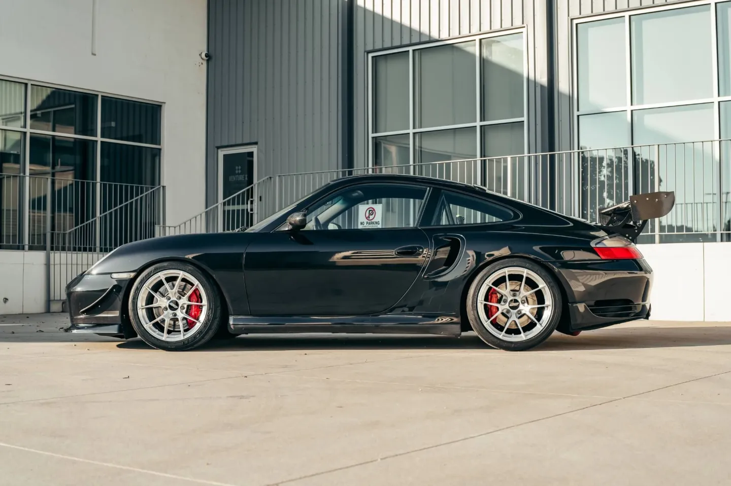 Porsche 911 996 Turbo with 18" VS-5RS Wheels in Brushed Clear