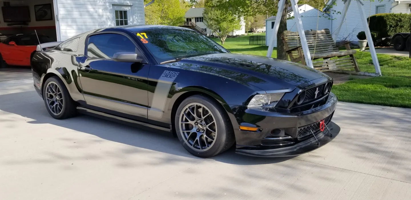 Ford S197 Mustang Boss 302 with 18" EC-7 Wheels in Anthracite